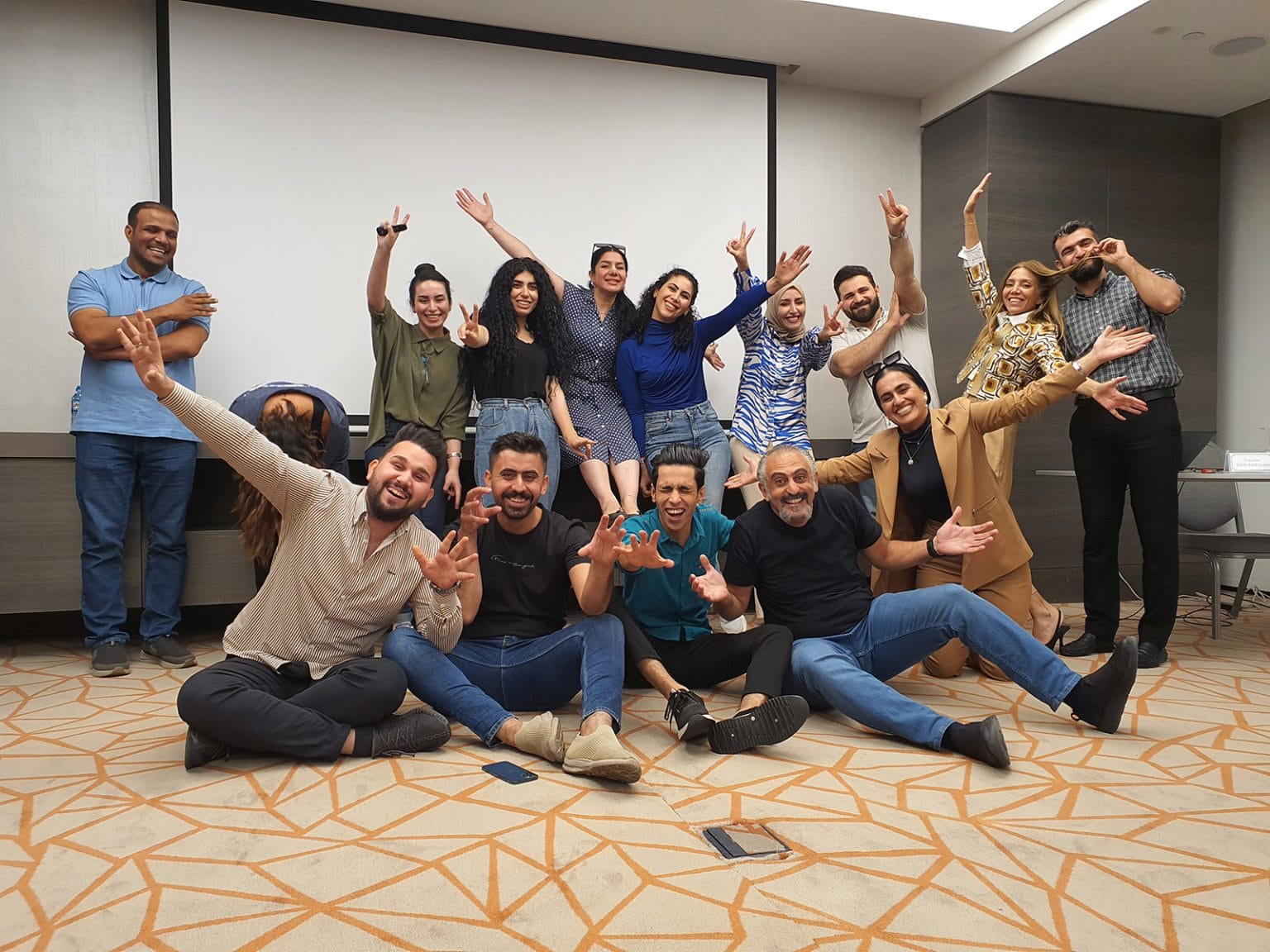 How to Make Your Workplace Buzz with Storytelling | Barouni.com